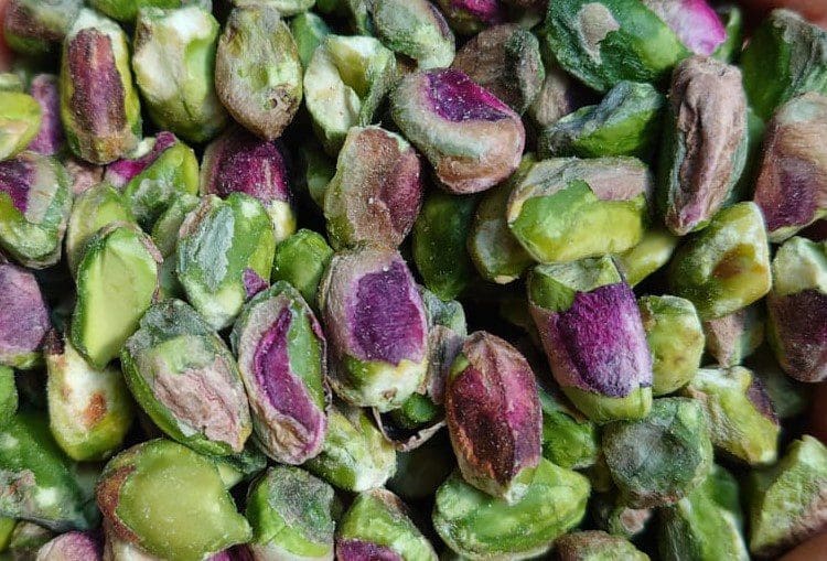 Organic Raw Pistachios, from the latest harvest - AmicEarth